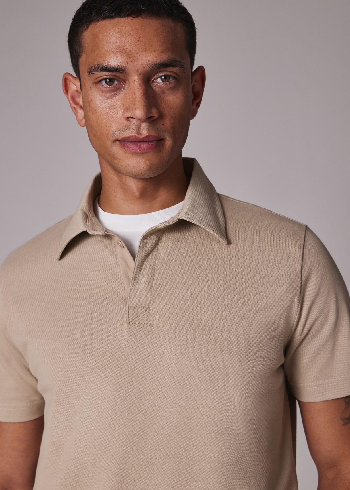 Men's Pale Tan Concealed-Placket Polo Shirt