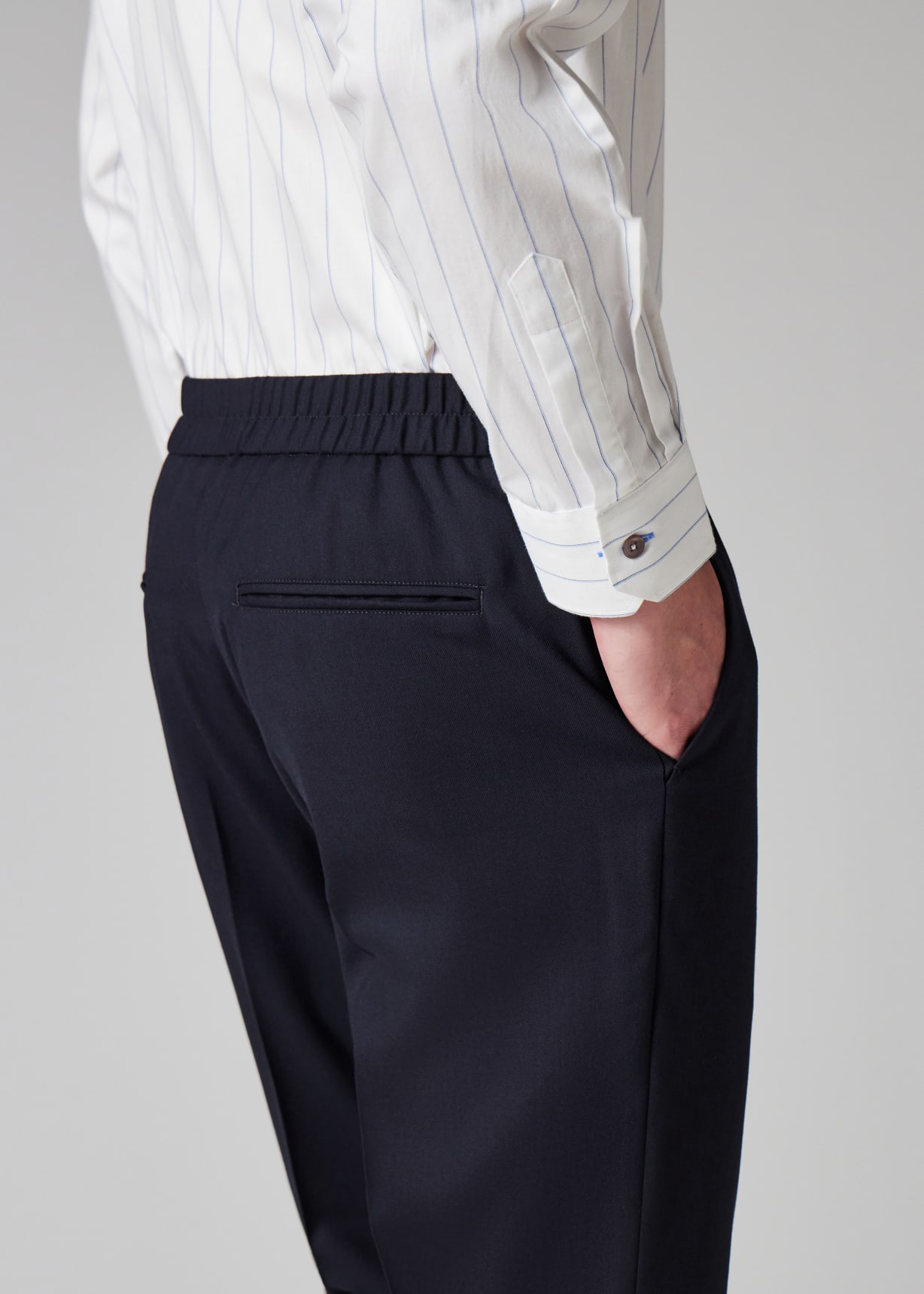 The Mayfair - Dark Navy Wool 'A Suit To Travel In'