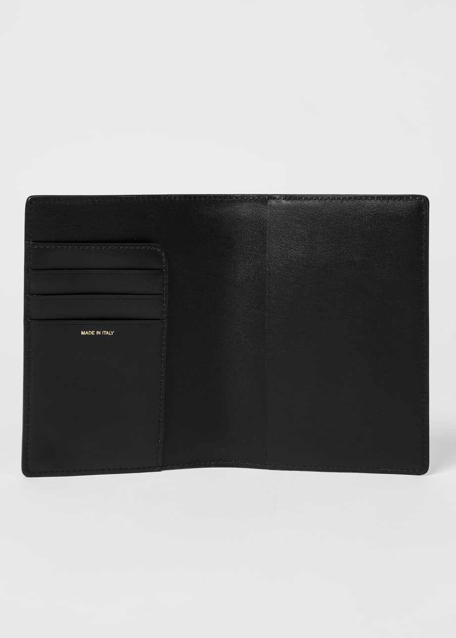 Men's Black Leather Seasonal 'Signature Stripe Block' Passport Holder