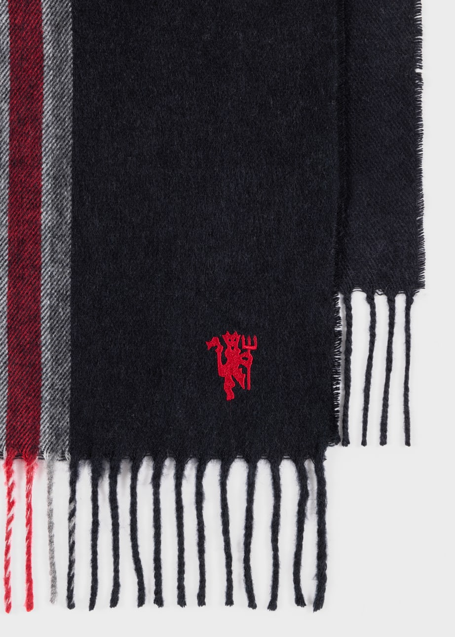 Paul Smith for Manchester United – Black Central Stripe Scarf