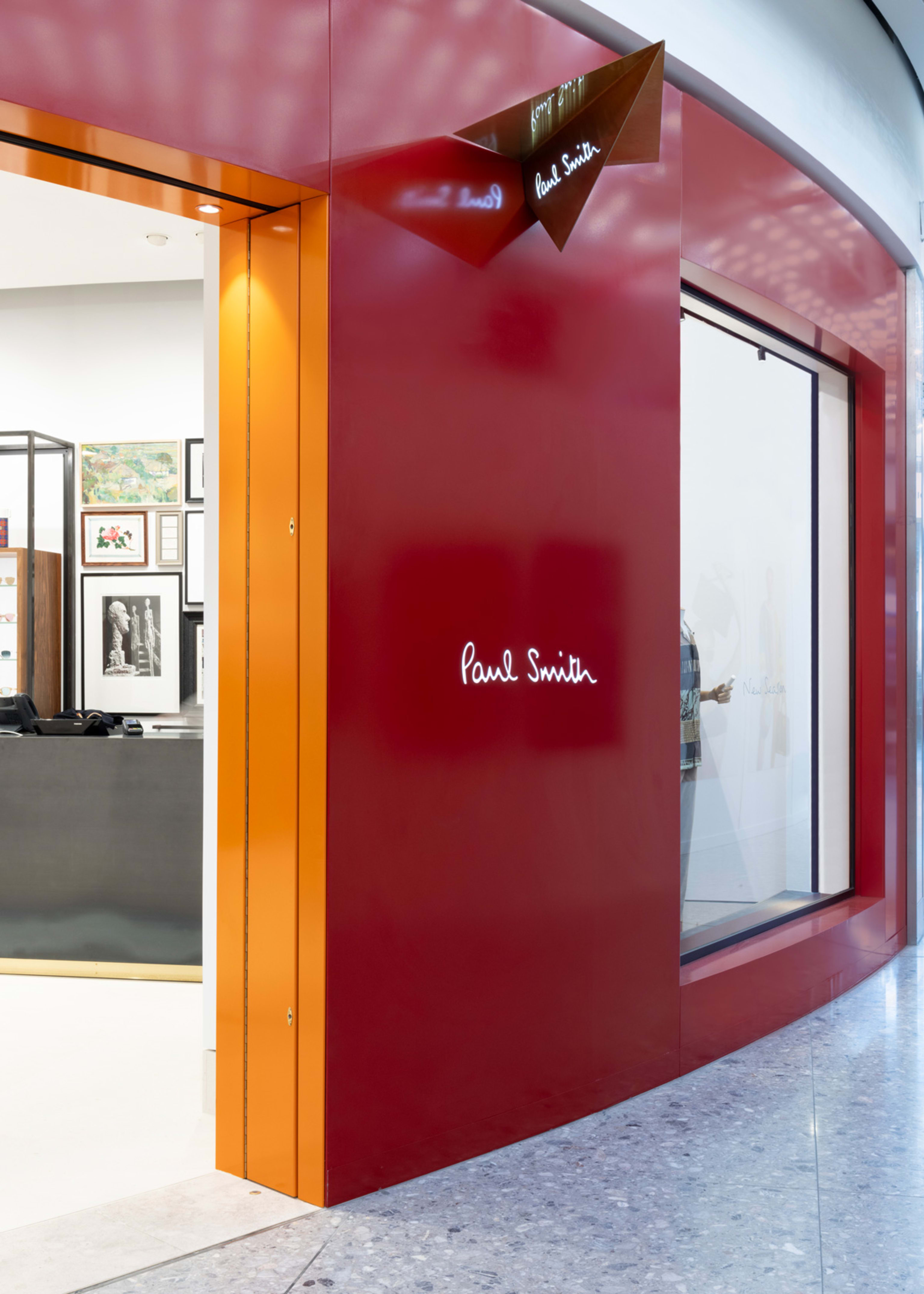 Healthrow Terminal 2 Paul Smith Store